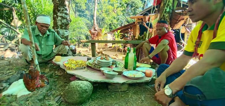 YTPRayeh.com - Ritual Beajat Suku Dayak Taman Sangke (ditulis bersama ...